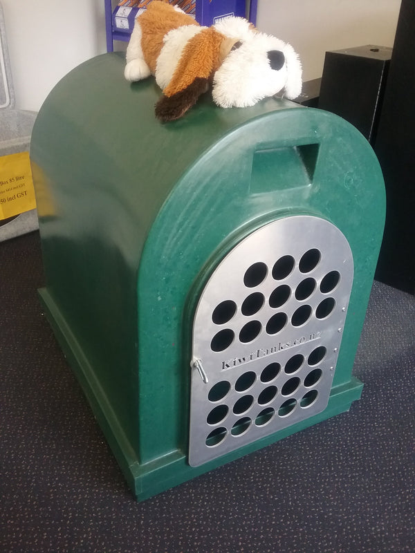 Dog Kennel Medium + Door – Kiwi Tanks